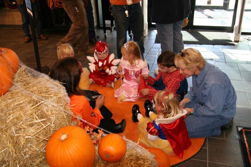 Harleyween 2005 | Motown Chapter #4375 | Taylor Michigan | H.O.G.